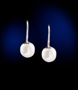 Silvarious Single Berry Hook Earrings 12mm – Silvarious